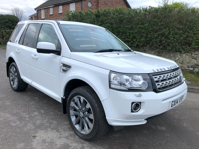 Used LAND ROVER FREELANDER 2 2014 White in Poulton-Le-Fylde, Lancashire ...